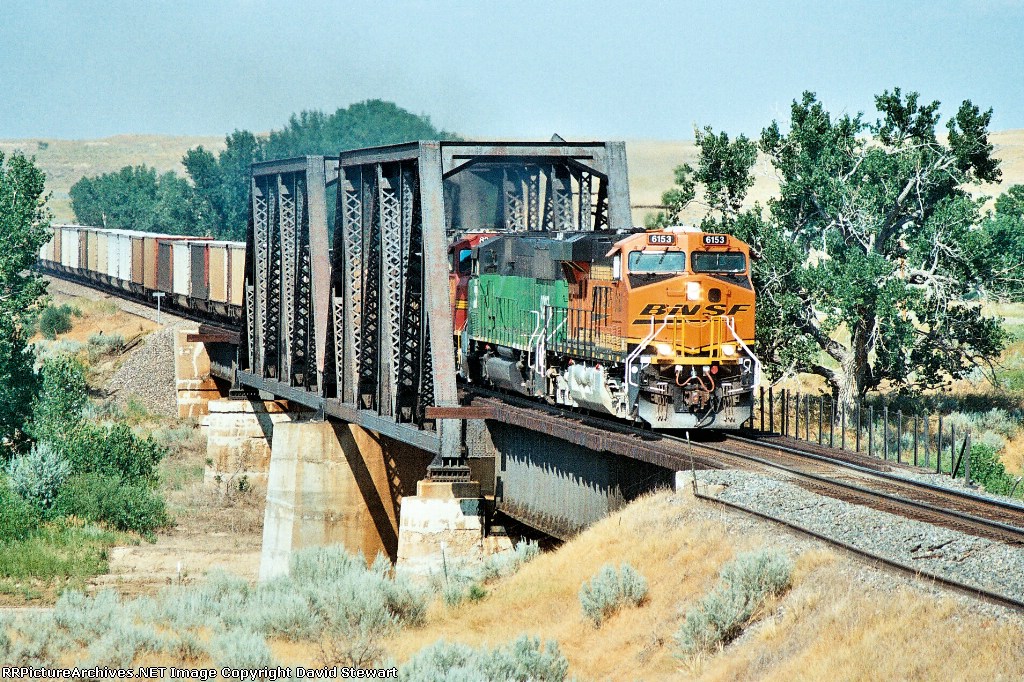 BNSF 6153 West